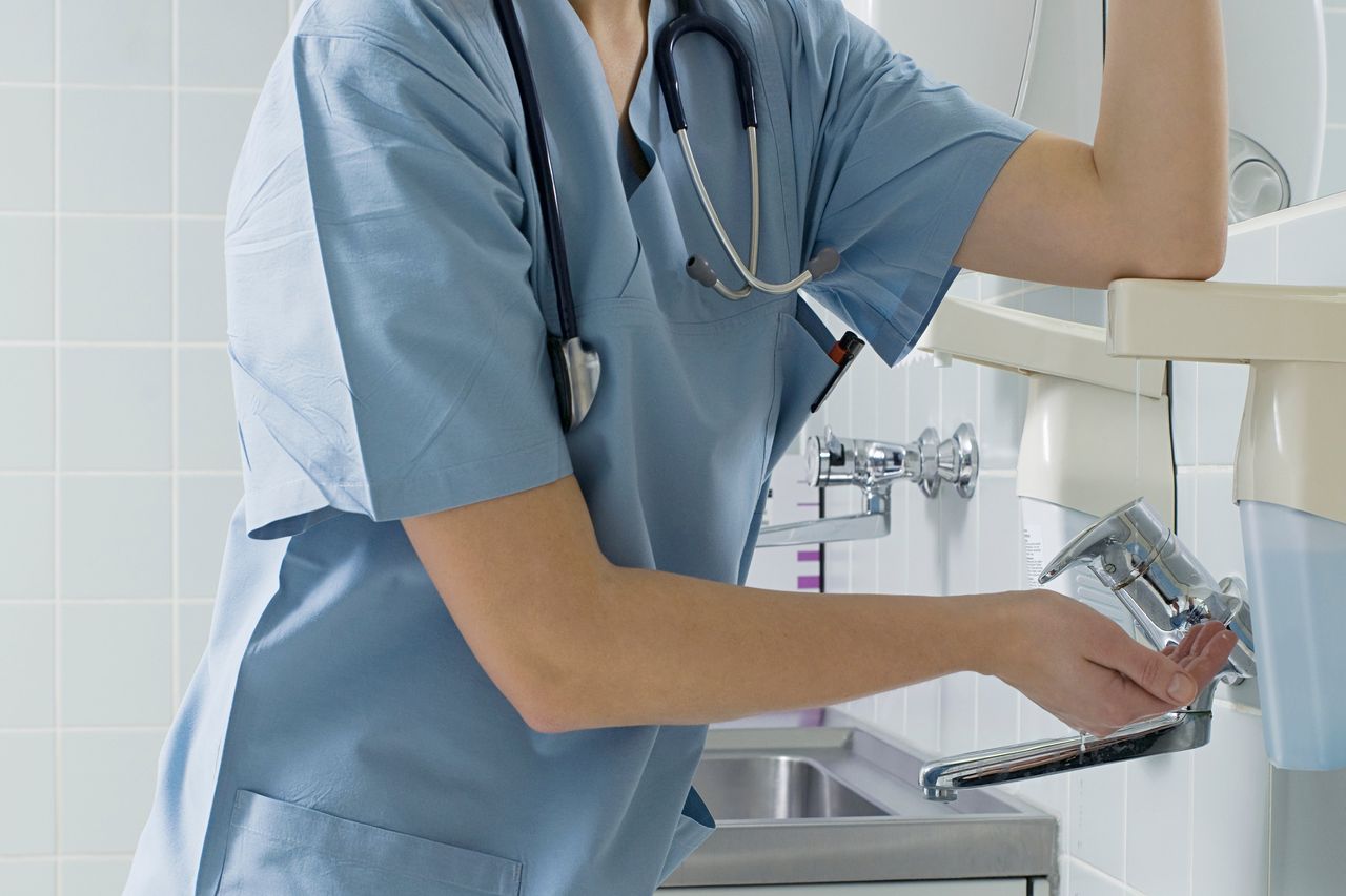 DCU researchers develop camera that can detect whether medical staff ...