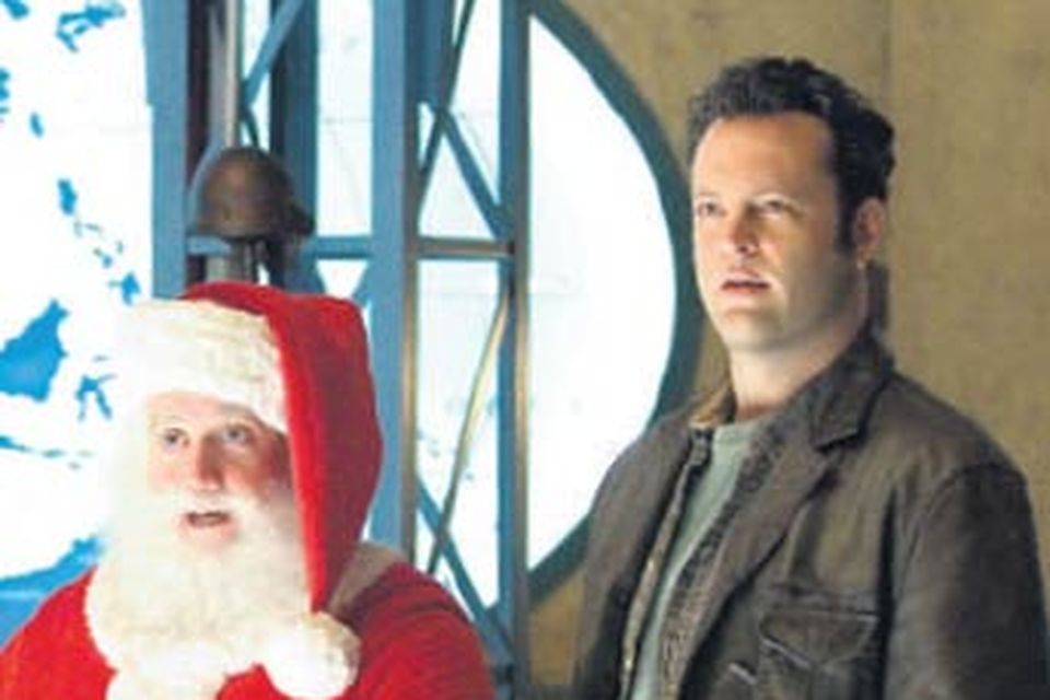 Review: Fred Claus | Irish Independent