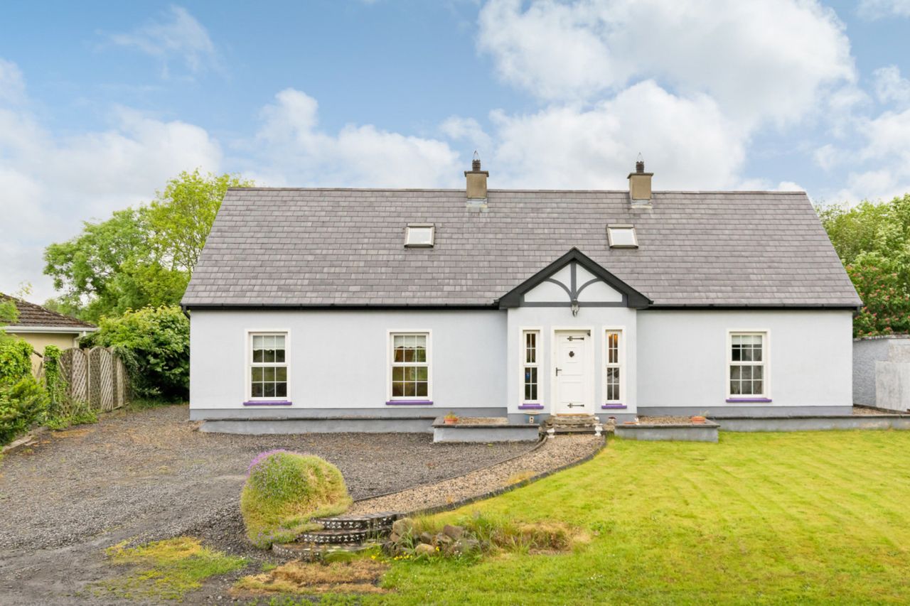 Cottage under Ben Bulben | Irish Independent