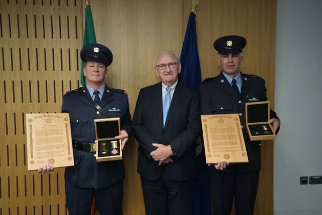 Sligo Garda receives Scott medal for role in County Mayo sea cave ...