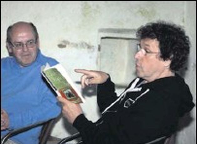 Actor Stephen Rea drops into Hook Lighthouse for chat | Irish Independent