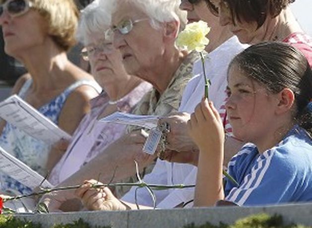 Omagh remembers bombing victims | Irish Independent