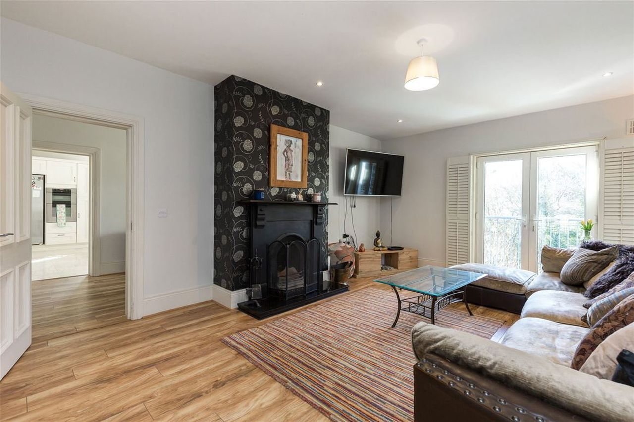 SEE INSIDE: Exclusive neighbouring properties on Spawell Road in ...
