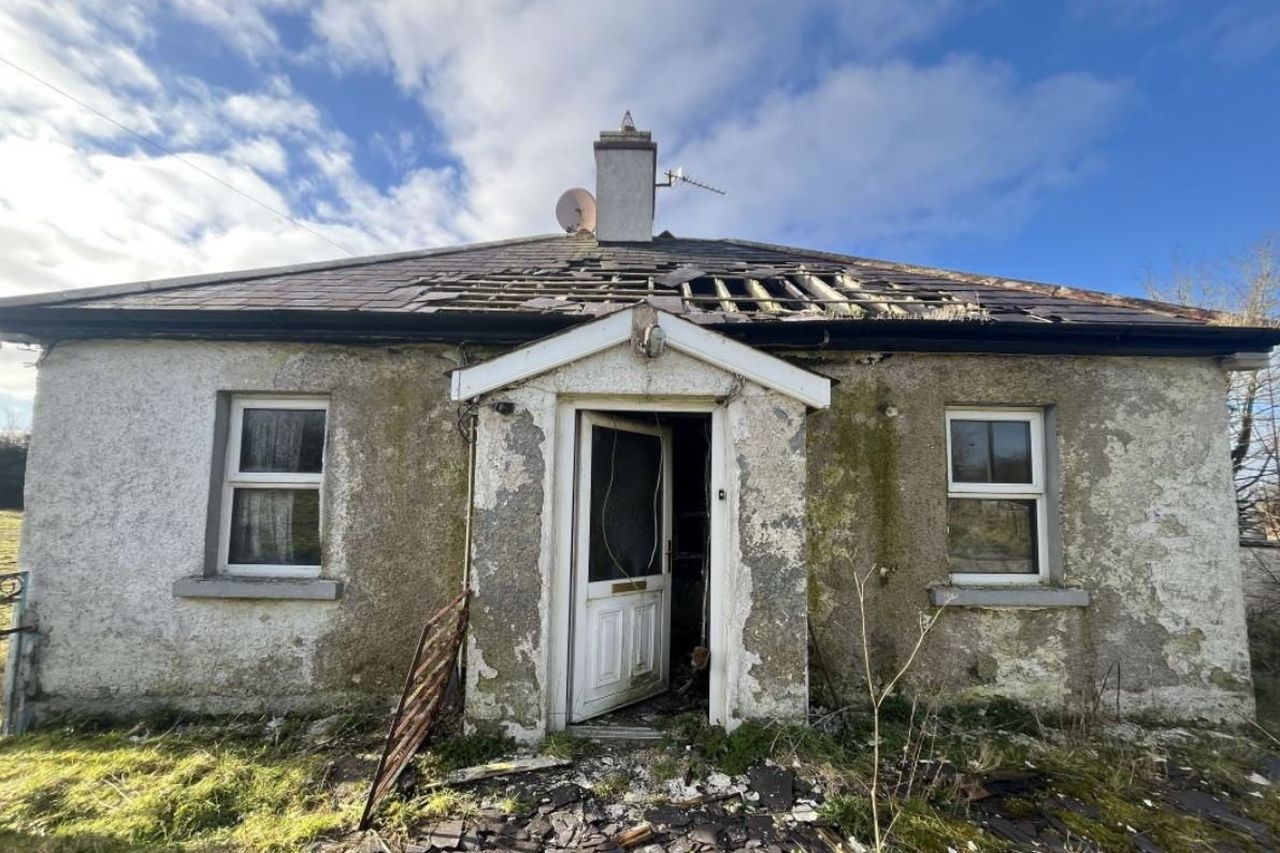 Burned out cottage linked to Longford crime boss sells for more than ...