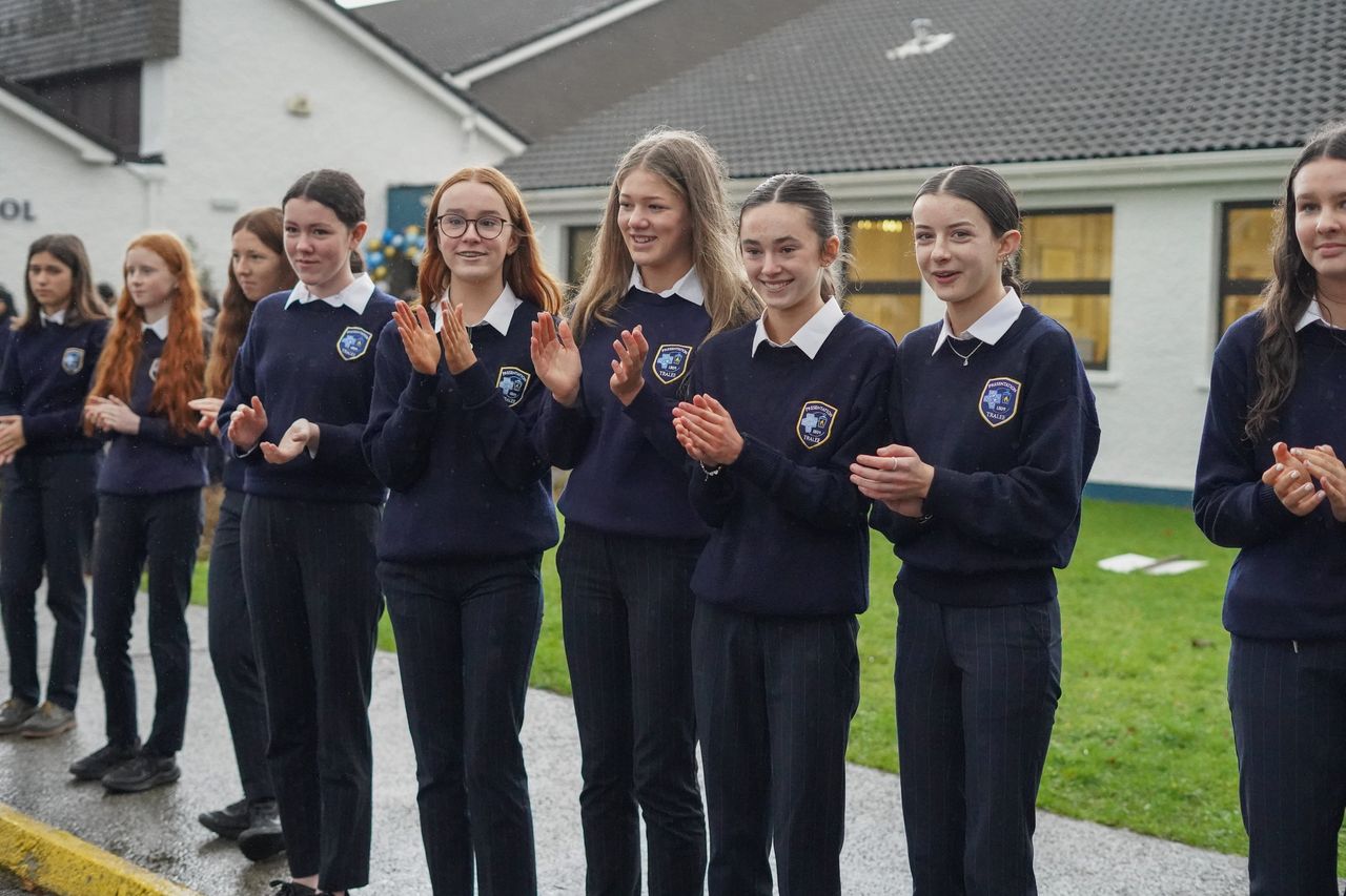 Kerry sisters receive heroes’ welcome at their school following their ...