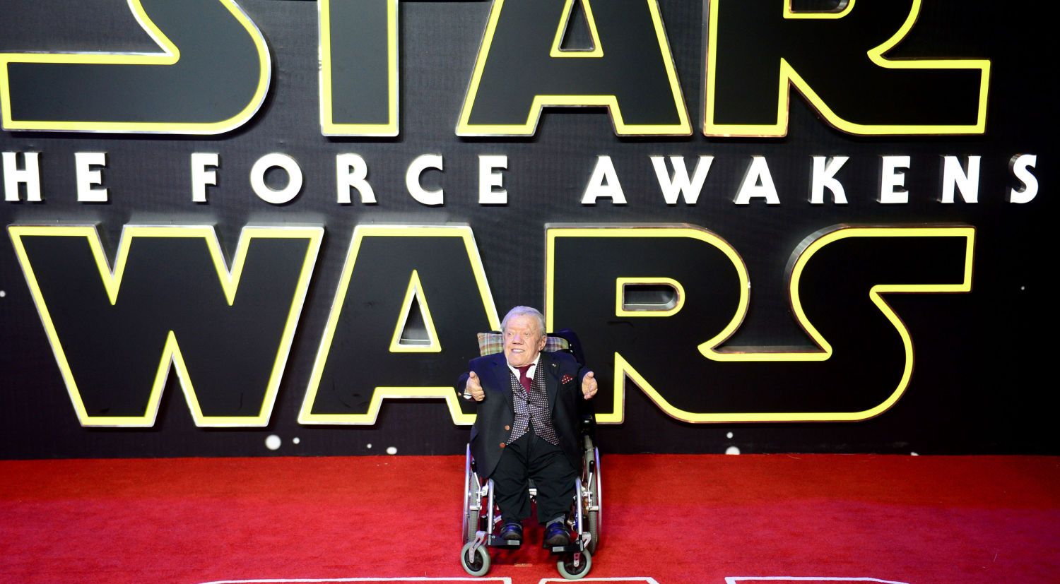 Tributes to 'fabulous and talented' Star Wars R2D2 actor Kenny Baker ...