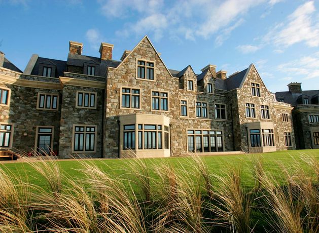 Father sues Doonbeg Lodge after his three young kids appeared on ...