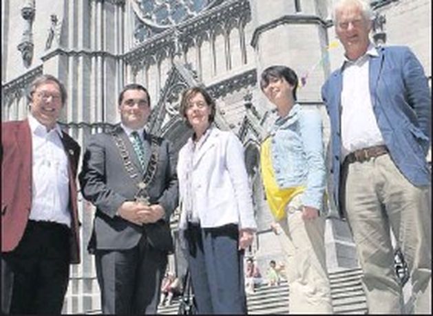 Drogheda landmarks explored by Shackleton's grandaughter | Irish ...