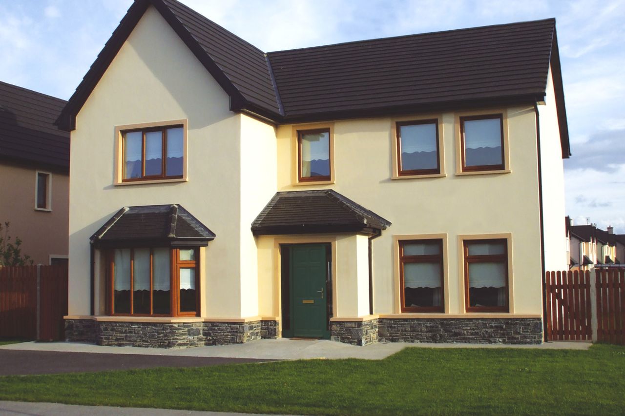 Live like the earls of Kerry in Lixnaw semi-d's | Irish Independent