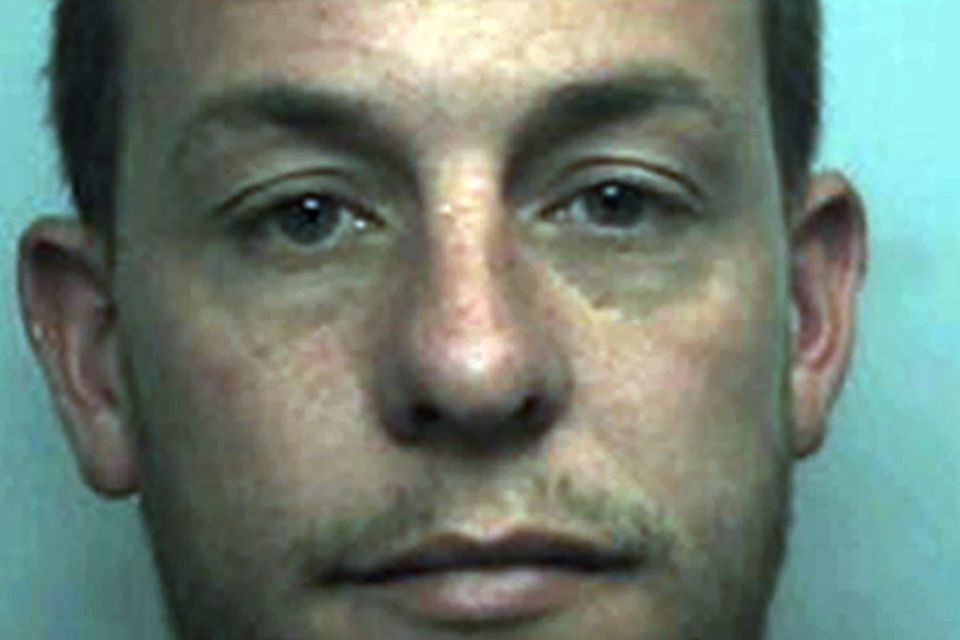 Banned eBay trader jailed over illegal stun guns he planned to sell ...
