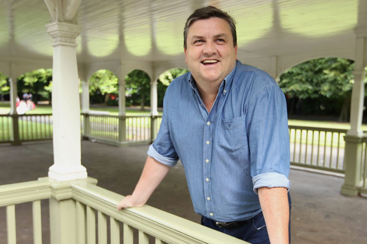 TV star Simon Delaney welcomes his fourth child | Irish Independent