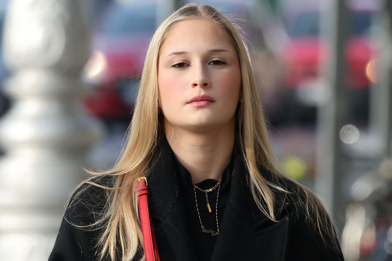 Woman who held drugs for partner to be spared record | Irish Independent