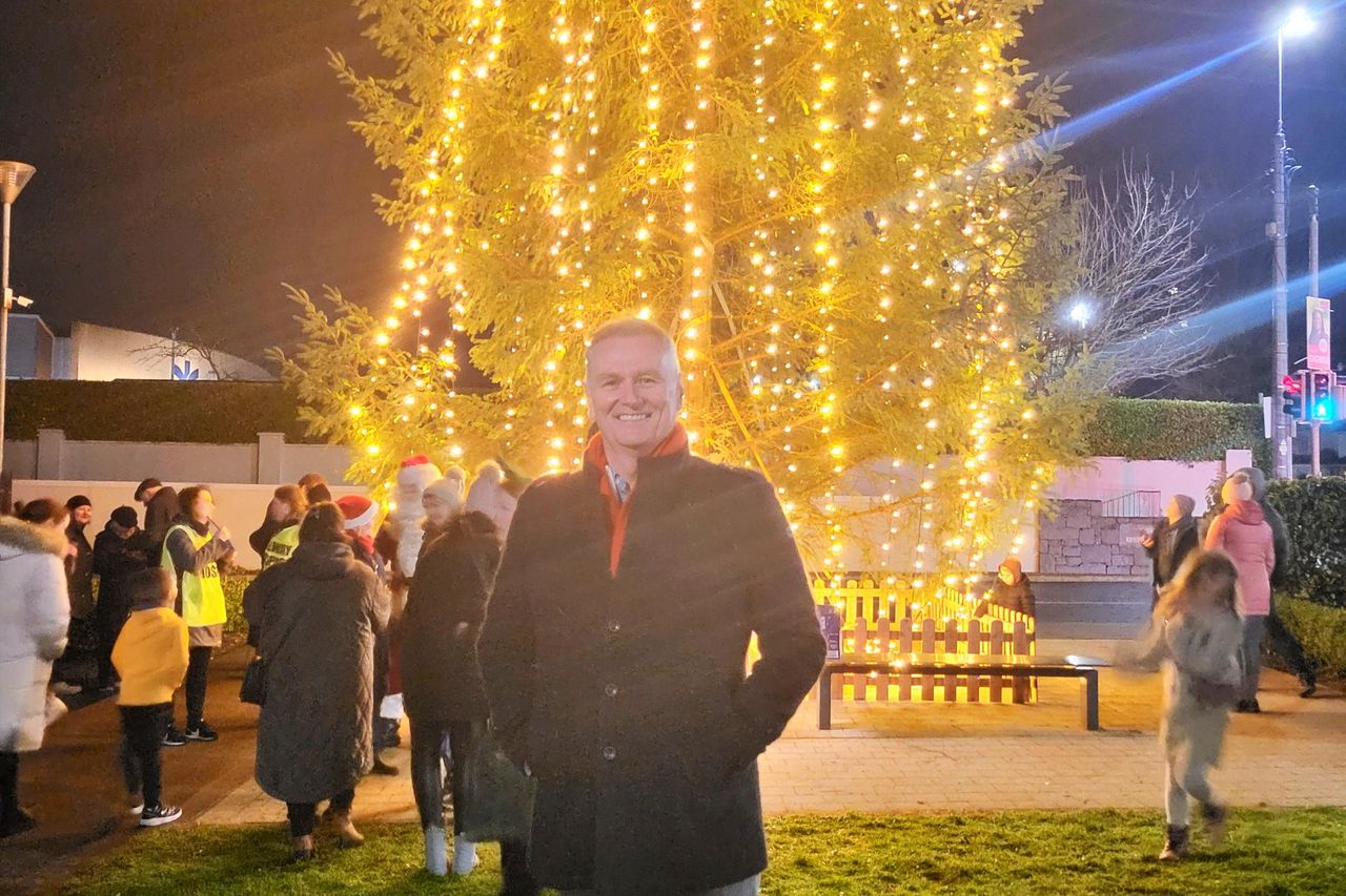 Dáithí Ó Sé: Tosaíonn an Nollaig dom nuair a lastar crann Nollag Ospís ...