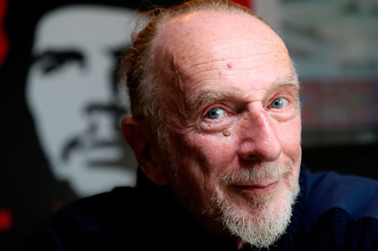 Che was hero who deserves stamp - artist | Irish Independent