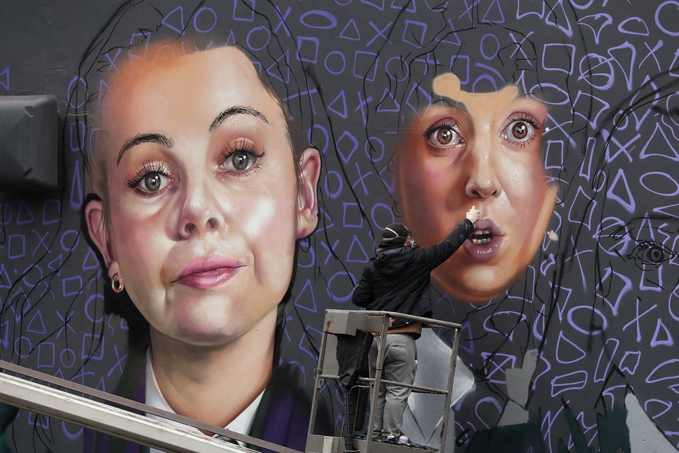 Derry Girls immortalised in paint for giant city centre mural | Irish ...