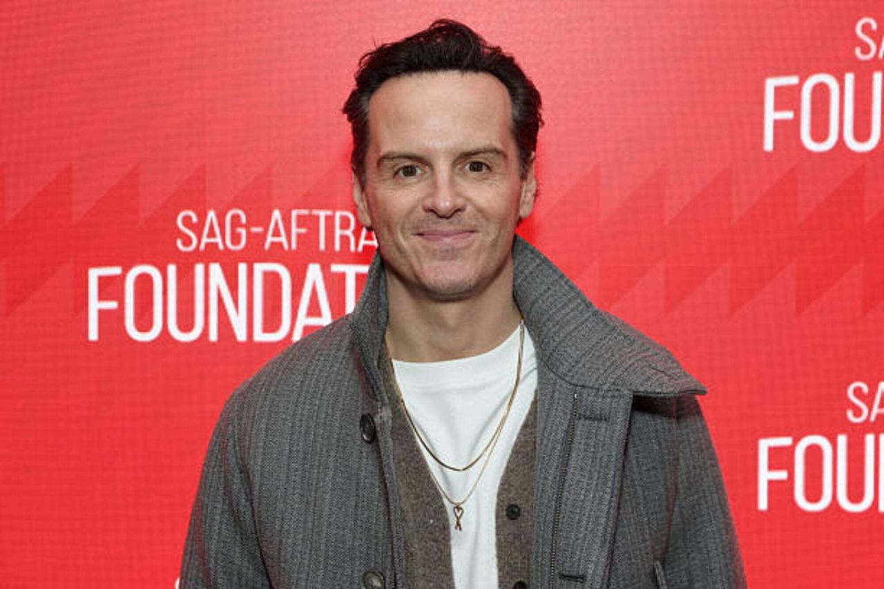 Emily Blunt and Andrew Scott spotted in Co Wicklow while filming Claire ...