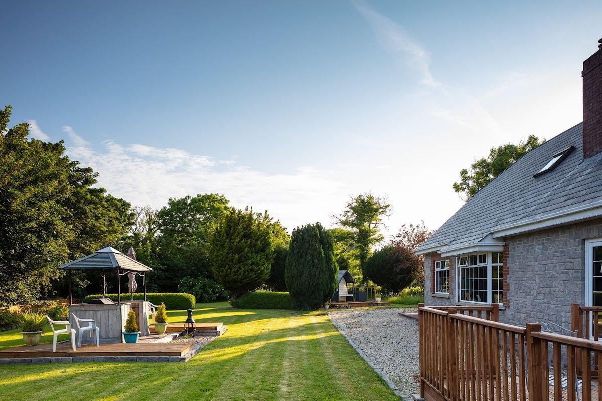 See inside idyllic Louth home in delightful rural setting on the market ...