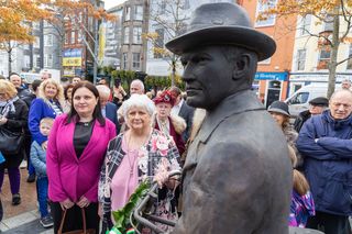 New statue of Michael Collins is unveiled in Cork City | Irish Independent