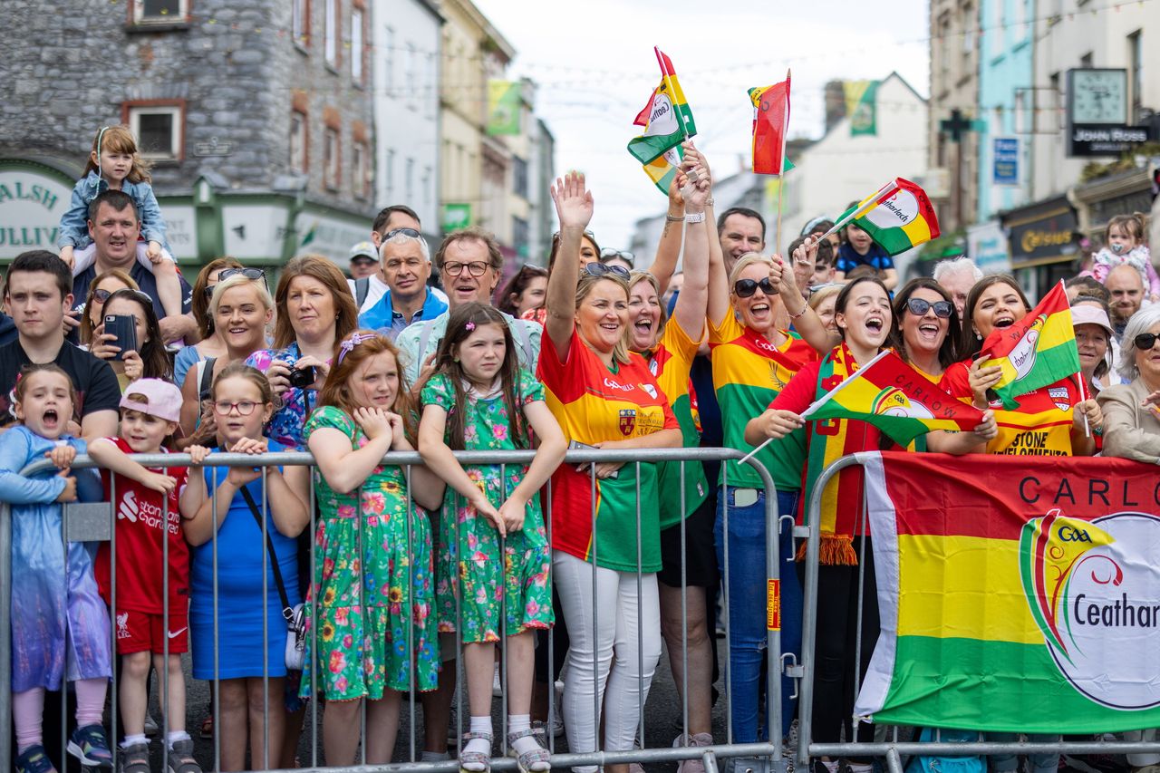 Photos show Rose of Tralee crowds enjoying another fabulous festival ...