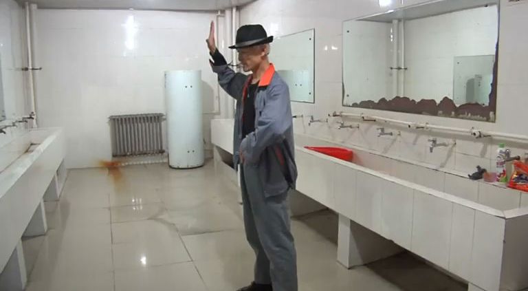 VIDEO: Janitor Jackson goes viral - Chinese MJ impersonator dances in ...