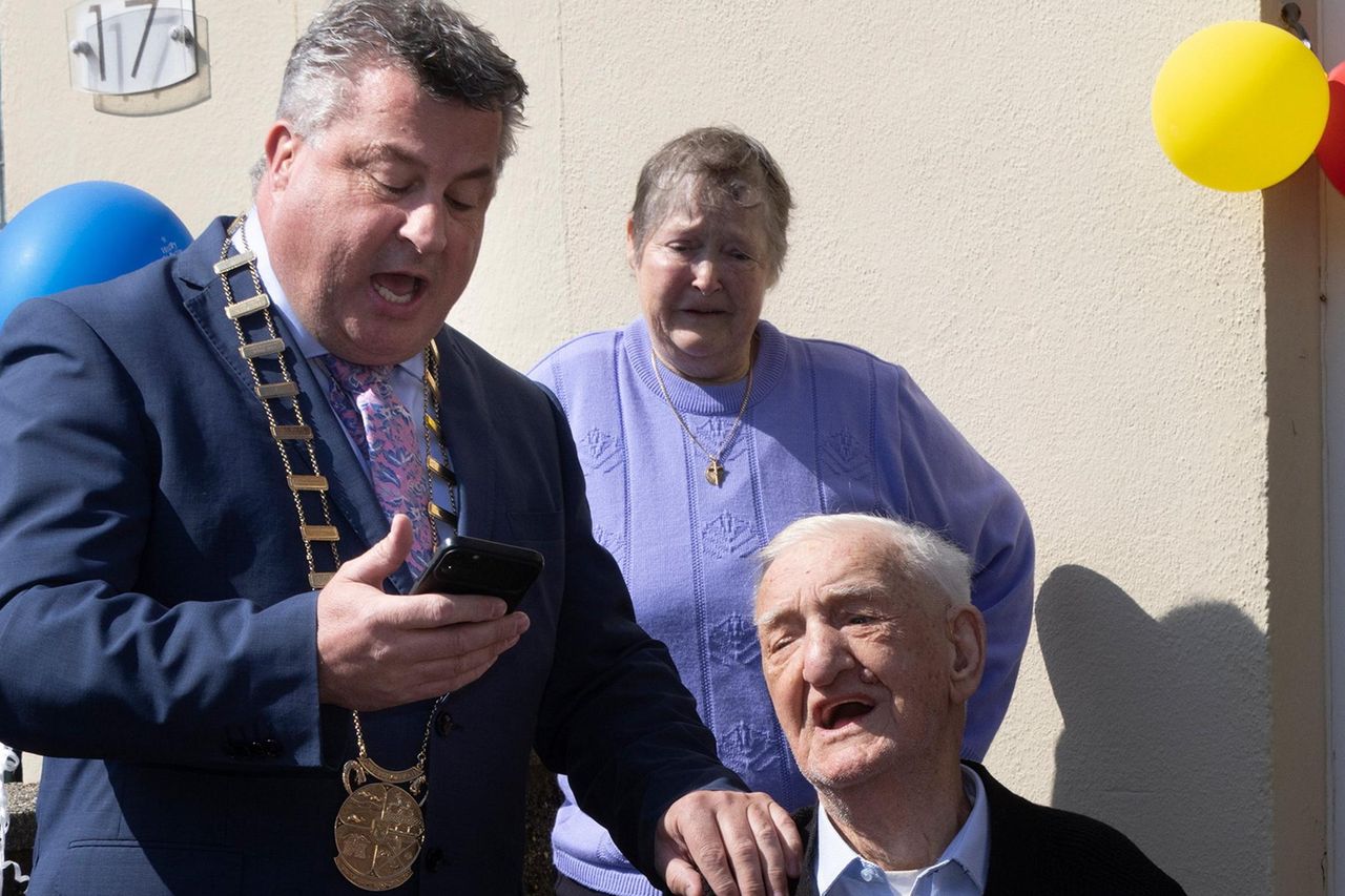 Wexford man Paddy Hanton says ‘God is good to me’ as he celebrates 100th birthday | Irish ...