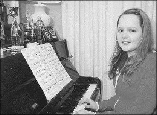 A singer/songwriter making waves and shes only 14! | Irish Independent