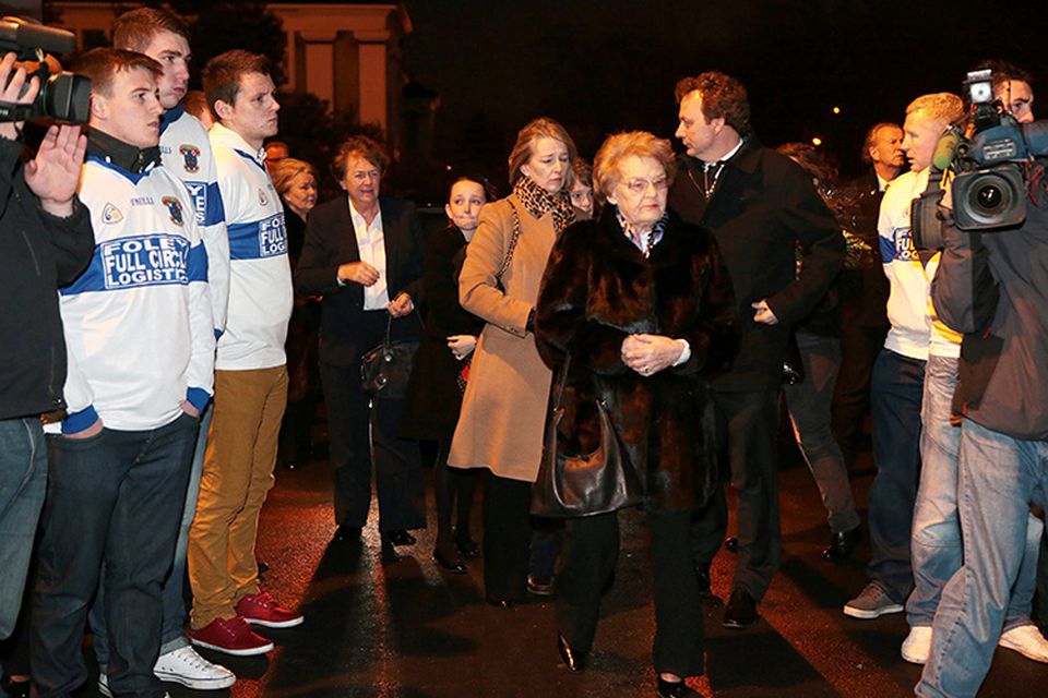 Coffin of GAA legend Kevin Heffernan makes poignant stop at Parnell ...
