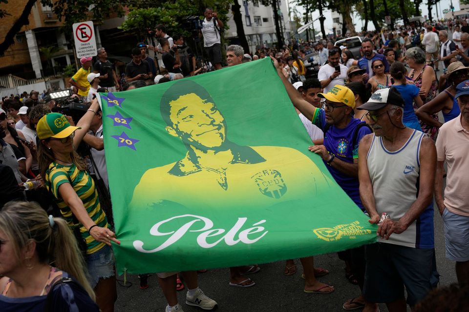 Pele buried at cemetery in Brazilian city he made famous | Independent.ie