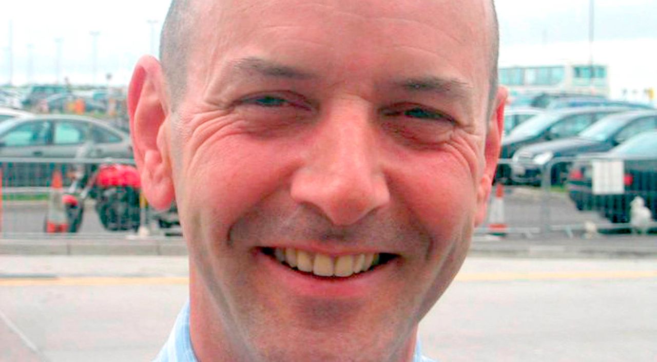 'The world needs more people like John Curran' - sons pay emotional ...