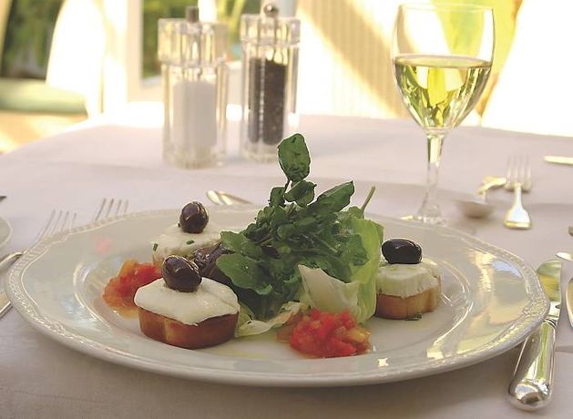 Ardsallagh goat's cheese salad with Lisanley honey | Independent.ie