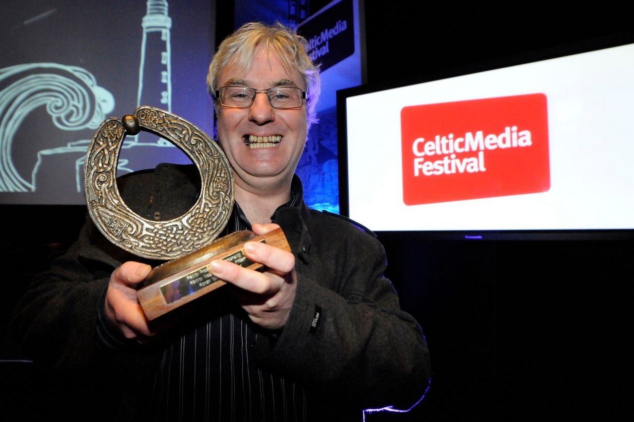 Dorn sna fláithis... slán fágtha ag slóite na nGael le Rónán Mac Aodha ...