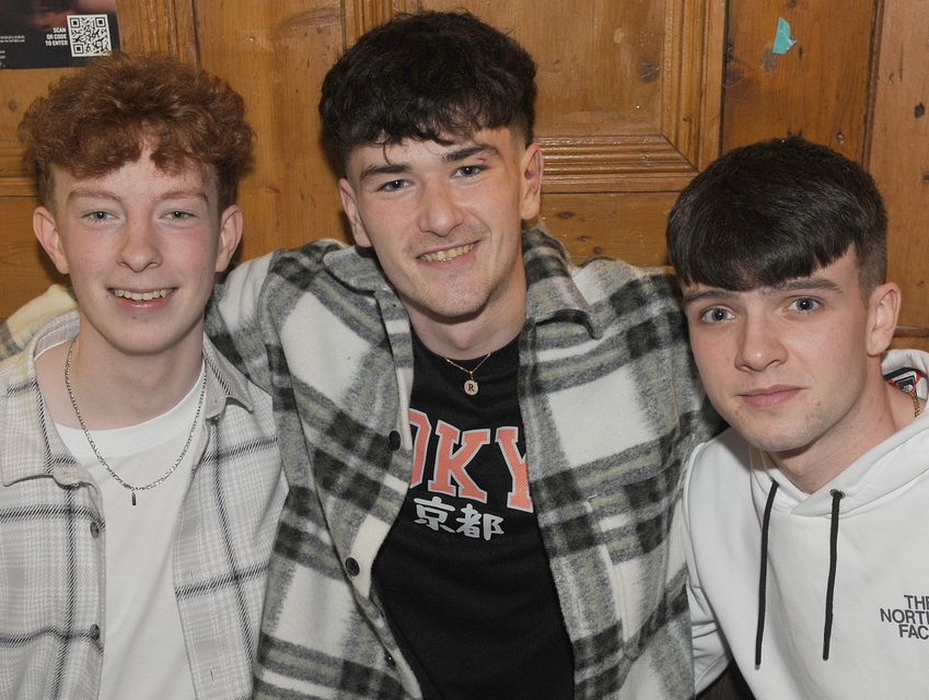 New Year’s Eve craic absolutely mighty in Courtney’s in Dundalk | Irish ...