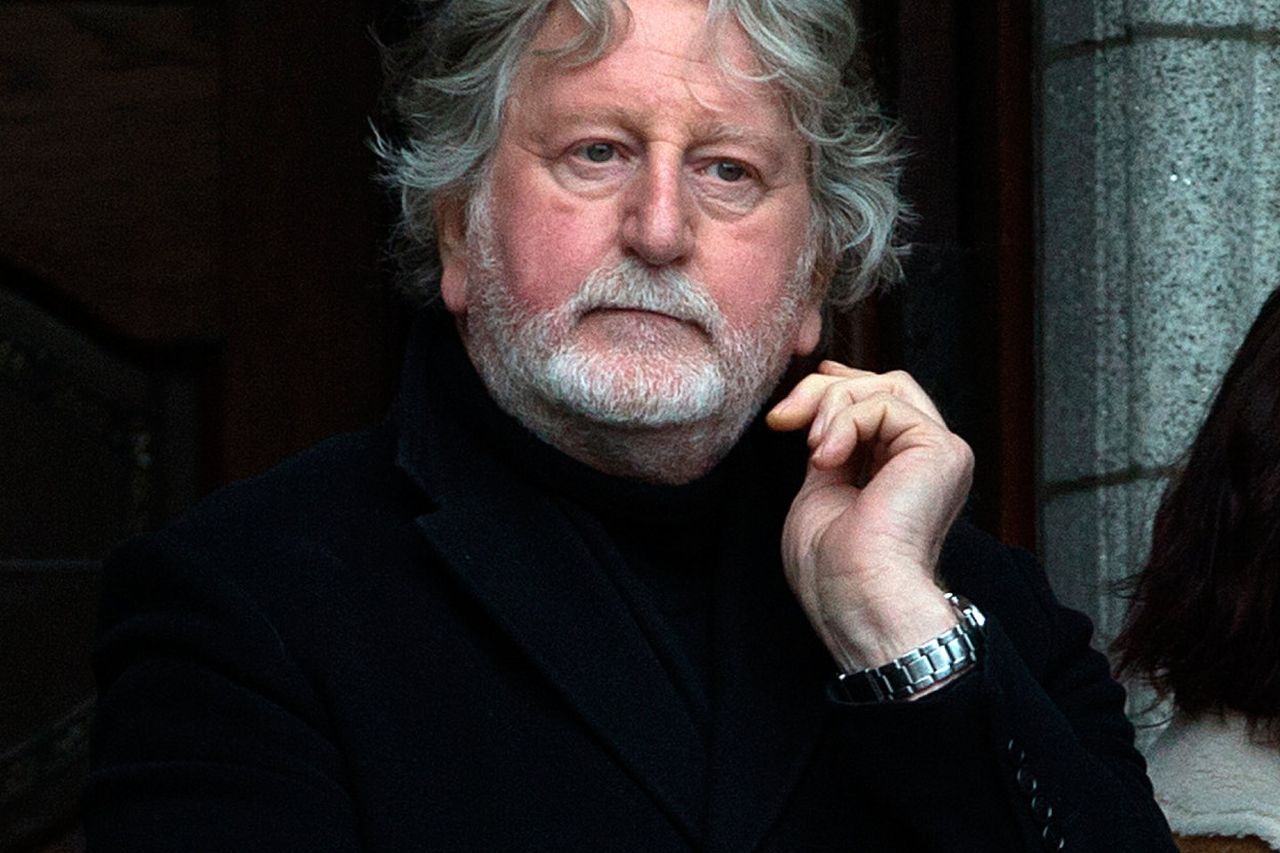 Irish stars gather to say goodbye to former Pogues manager Frank Murray ...