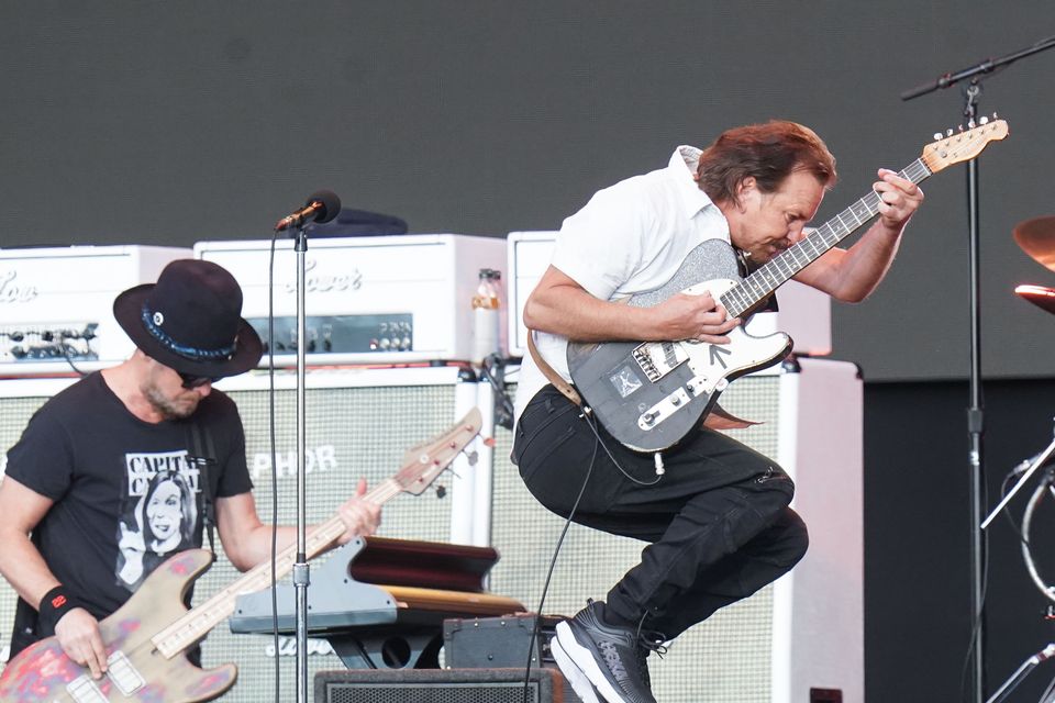 Pearl Jam pay homage to UK rock music during their biggest-ever London ...