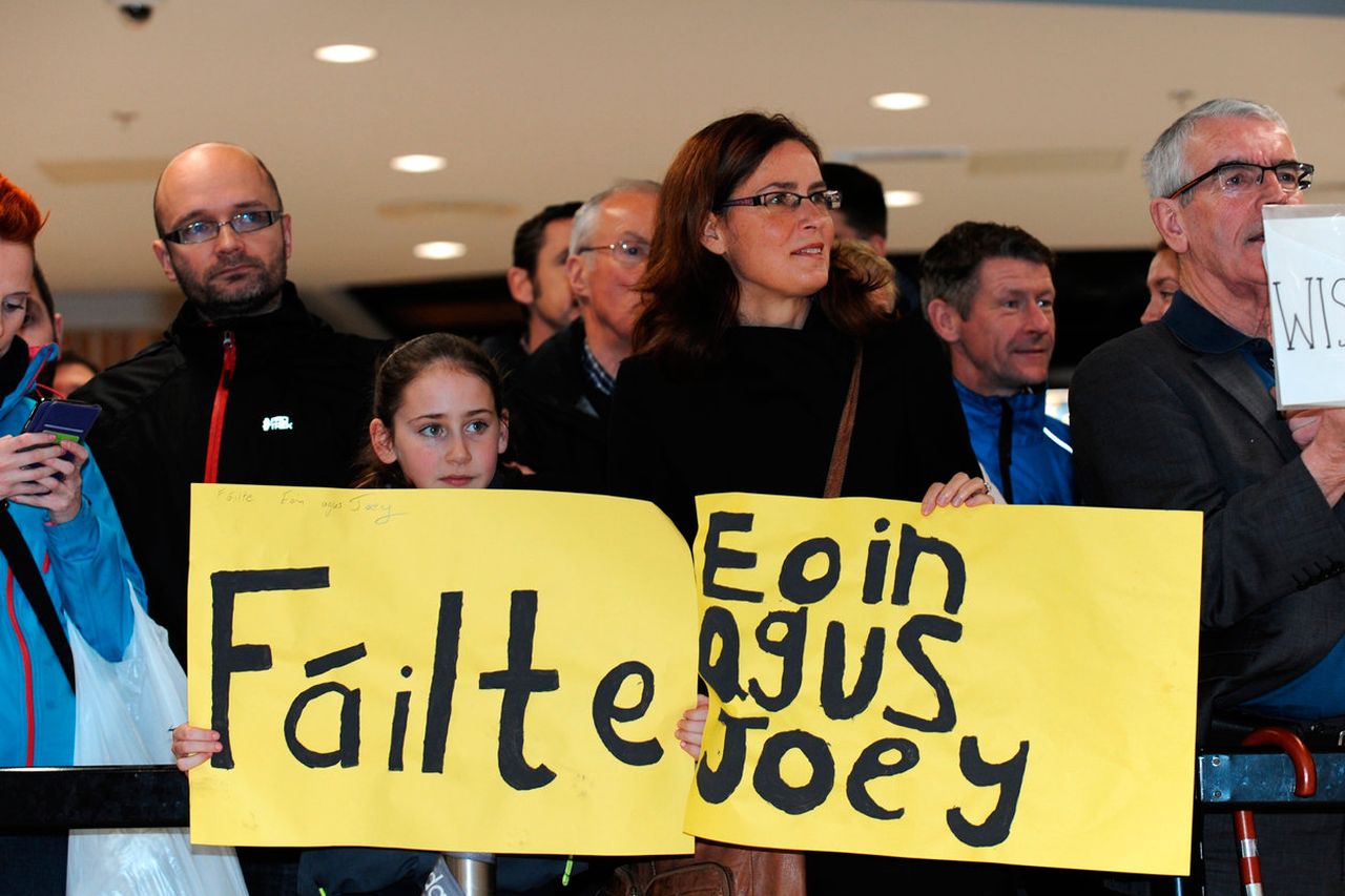 In Pictures: Christmas homecomings at Dublin Airport | Irish Independent