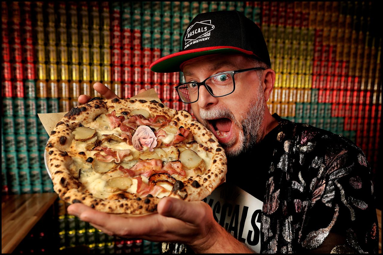 Taylor Swift invited to try the ‘Tayter Swift’ pizza named in her ...