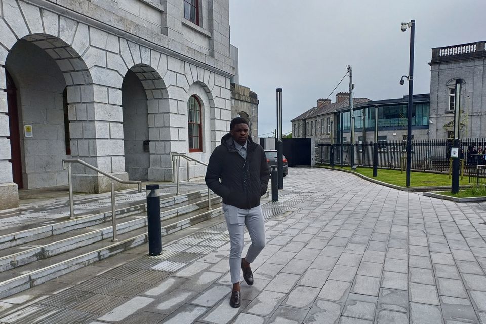 Man (21) accused of leaving garda with concussion appears in court in ...
