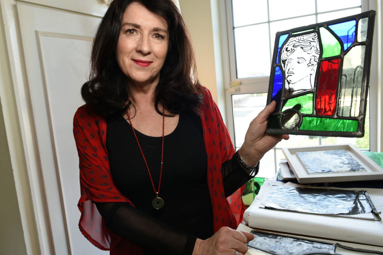 This Dublin-based painter's home also serves as a gallery for her art ...