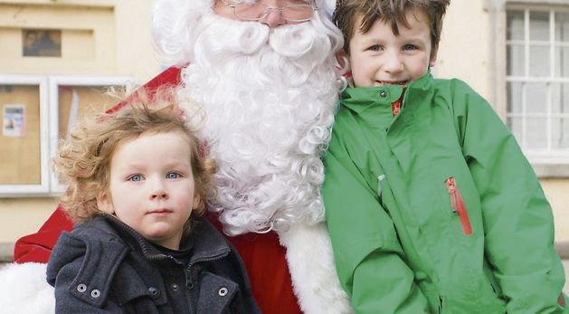 Santa makes surprise early visit to Bray kids | Irish Independent