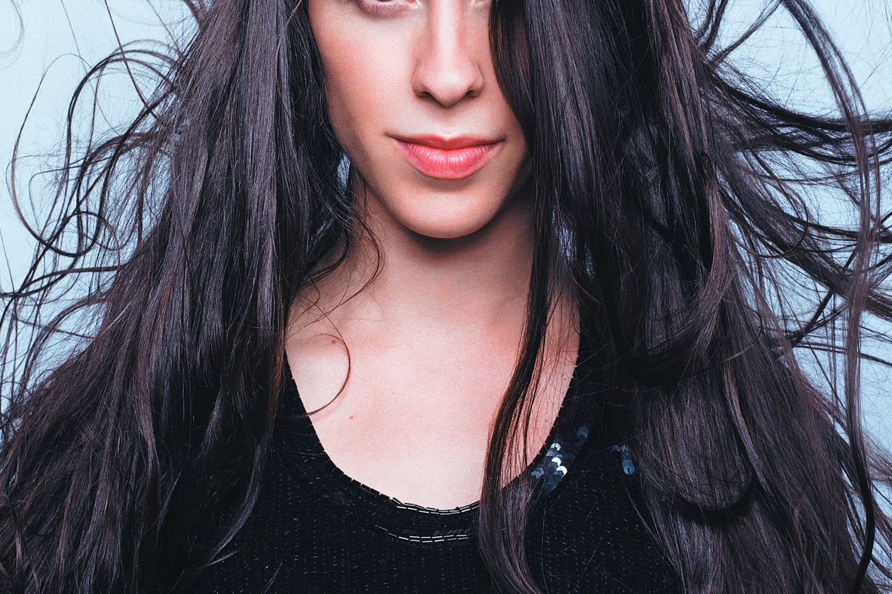 Alanis Morissette talks 'Jagged Little Pill' on 20th anniversary ...