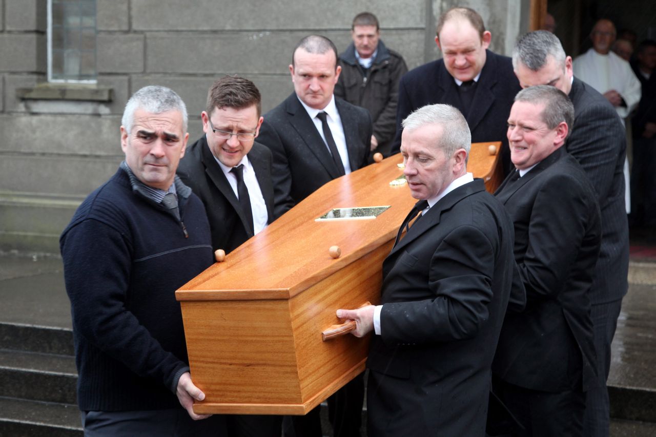 Chieftains founder laid to rest in music-filled celebration | Irish ...