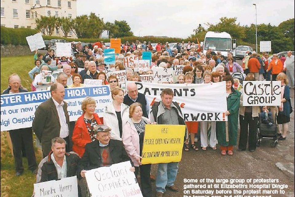 Dingle protesters demand: ‘Open our hospital now’ | Irish Independent