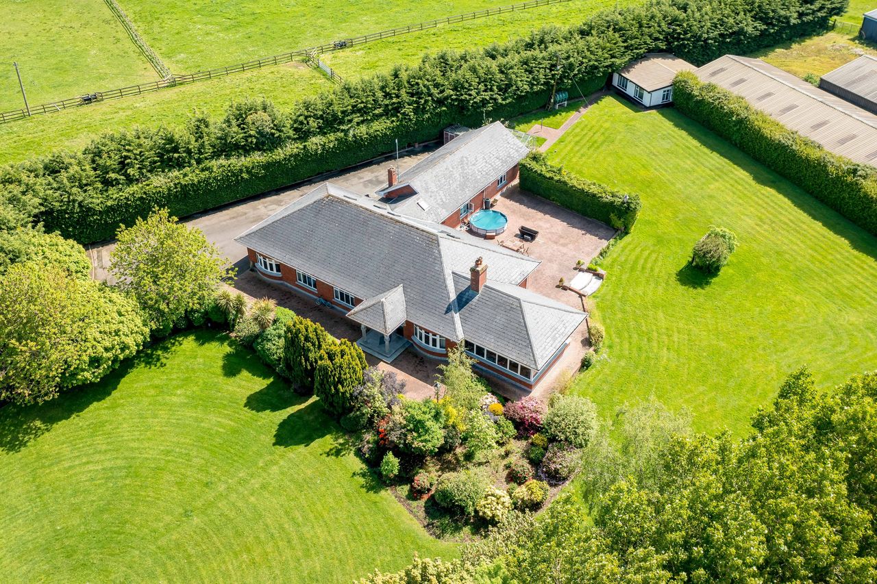 75ac Curragh stud farm on the market for €2.5m | Irish Independent