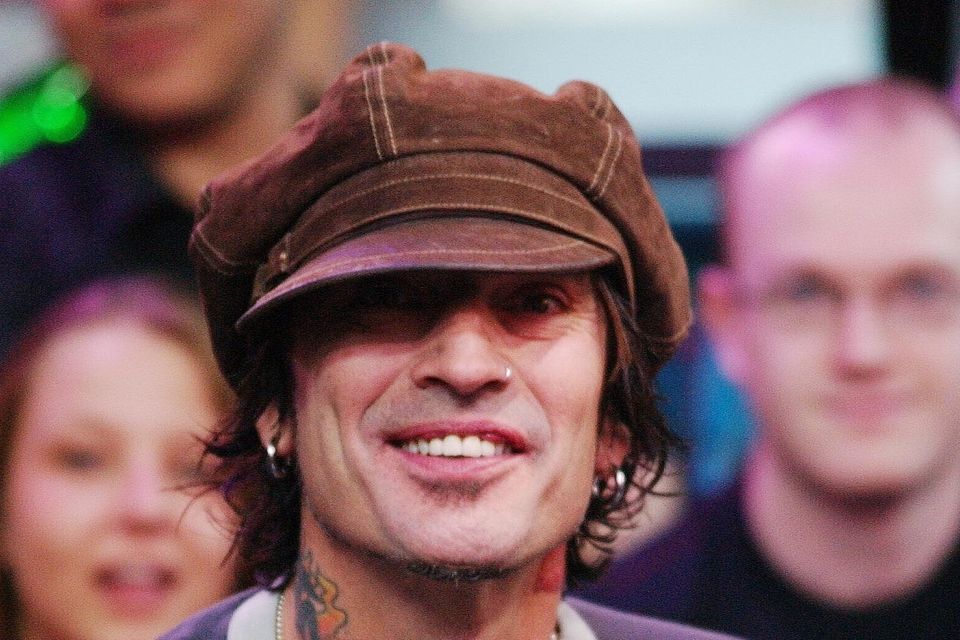 Motley Crue drummer Tommy Lee ties the knot with Vine star partner ...
