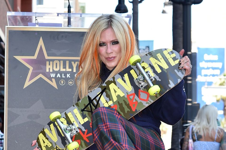 Avril Lavigne dubbed ‘epitome of a rock star’ at Walk Of Fame star ...
