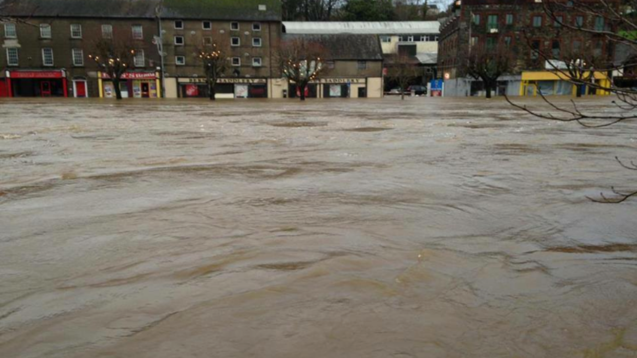 Storm Frank: Drone footage shows extent of flooding across Enniscorthy ...