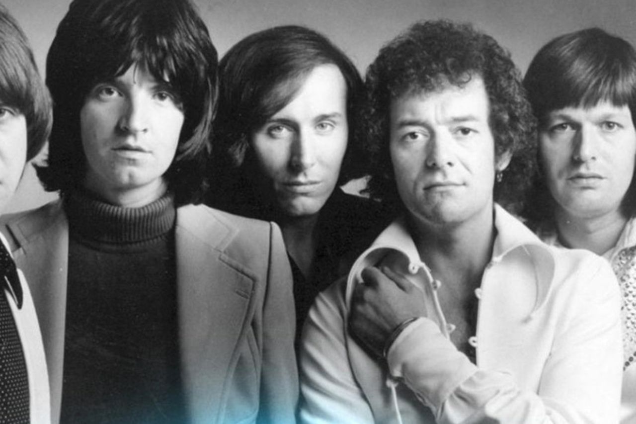 When a beer ad gave The Hollies their first No.1 in 23 years | Irish ...