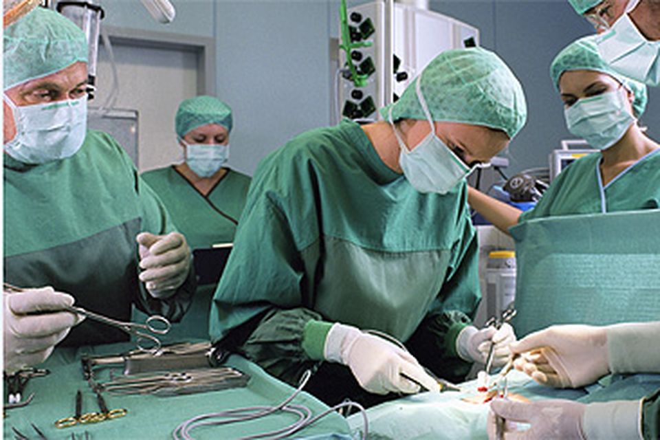 Surgeons are safest between 35 and 50 patients warned | Irish Independent