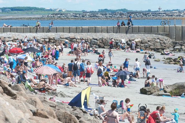 Blue flags awarded to 94 Irish beaches for 2024, as three from 2023 ...