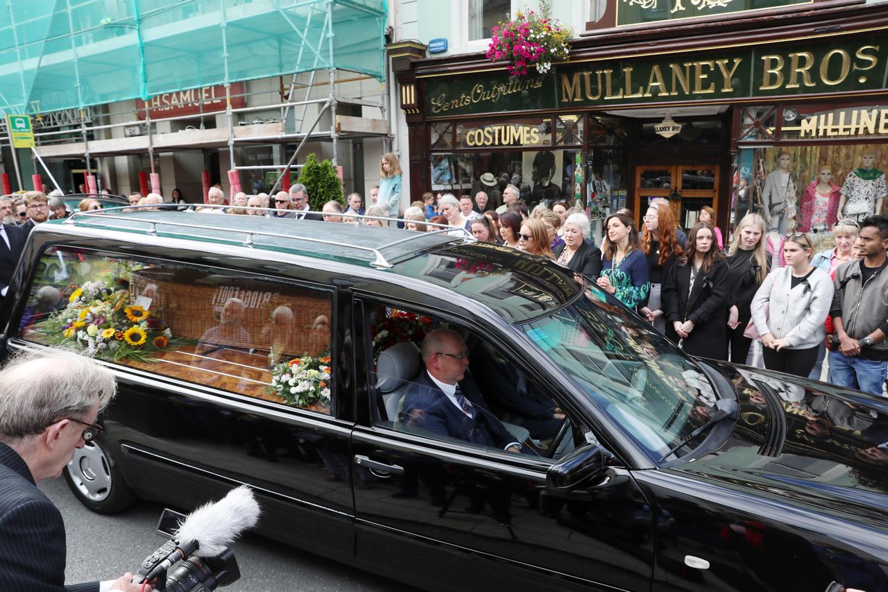 Crowds break into applause as funeral of iconic Sligo retailer John ...